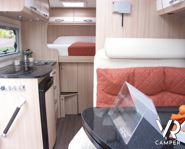 Burstner Travel Van 590 G - semintegrale compatto con garage