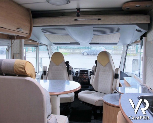 Burstner Elegance 660 - Motorhome con letto alla francese
