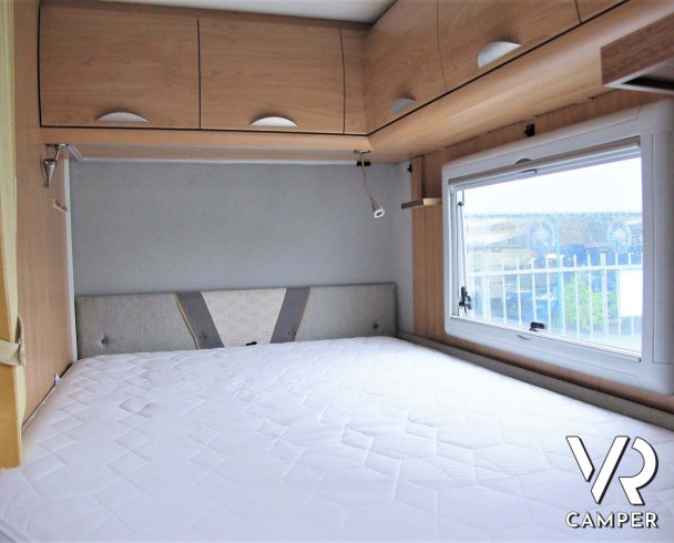 Burstner Elegance 660 - Motorhome con letto alla francese