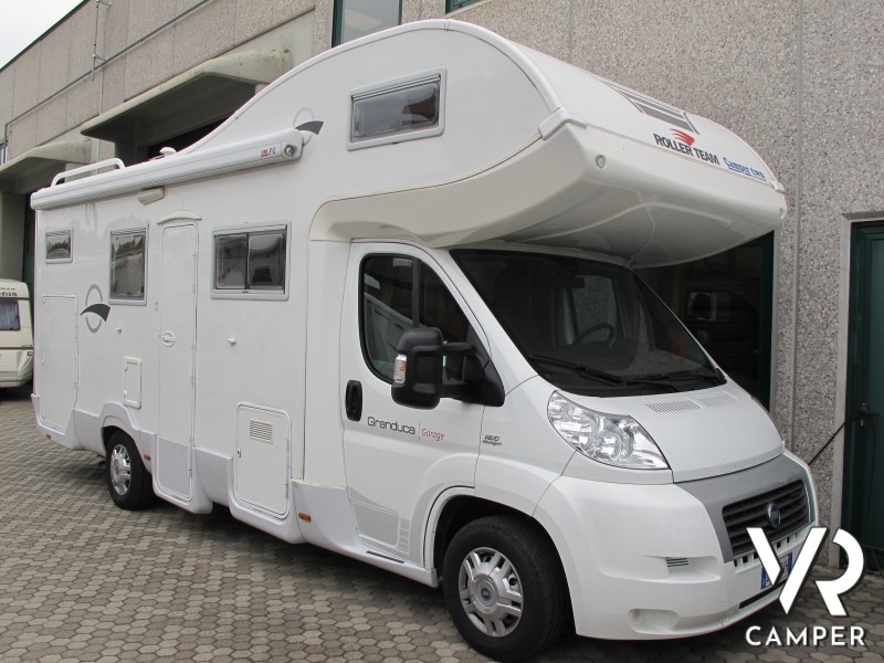 Roller Team Granduca Garage - camper mansardato con garage