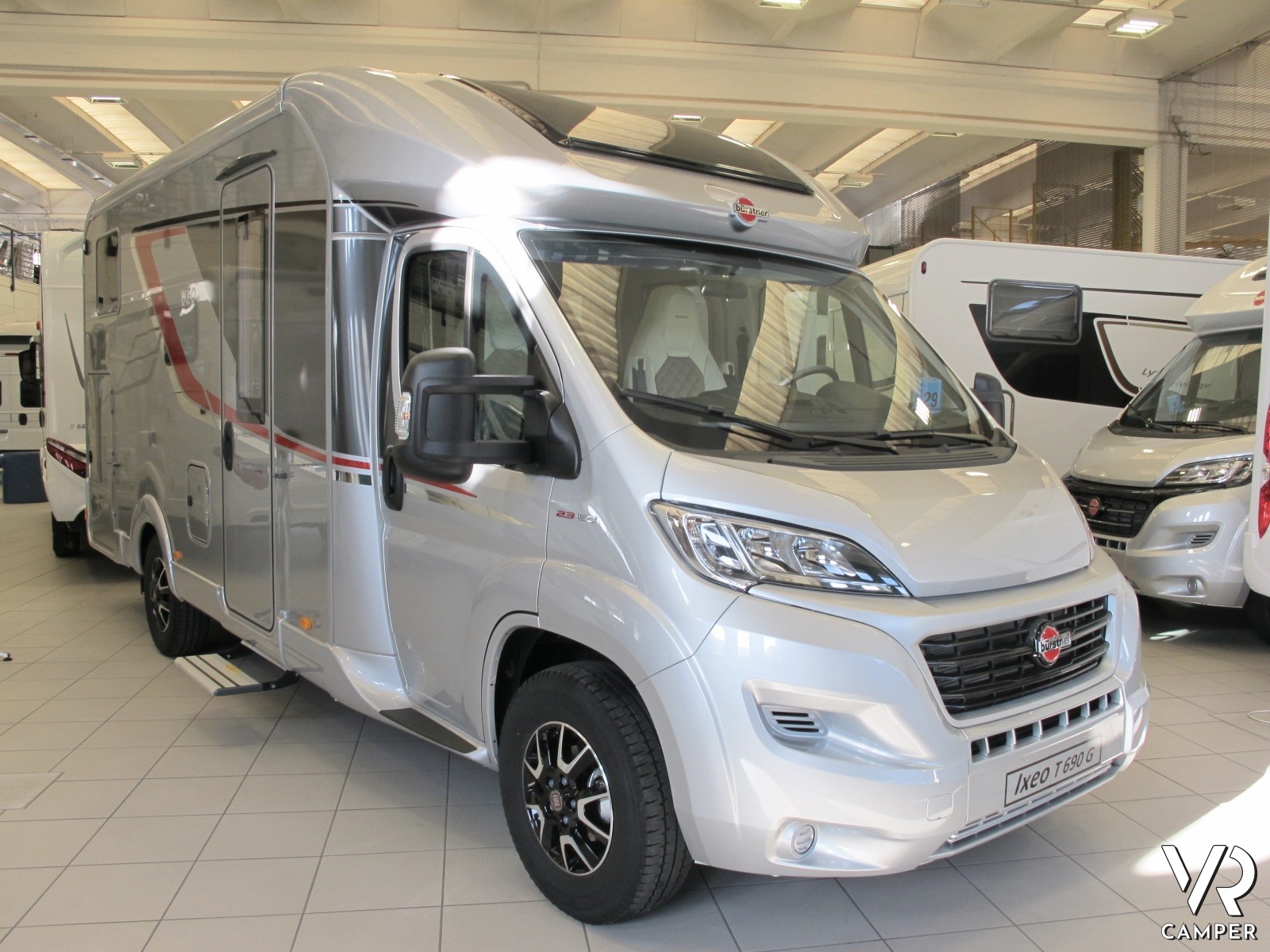 Burstner Ixeo T 690 G - semintegrale letti gemelli