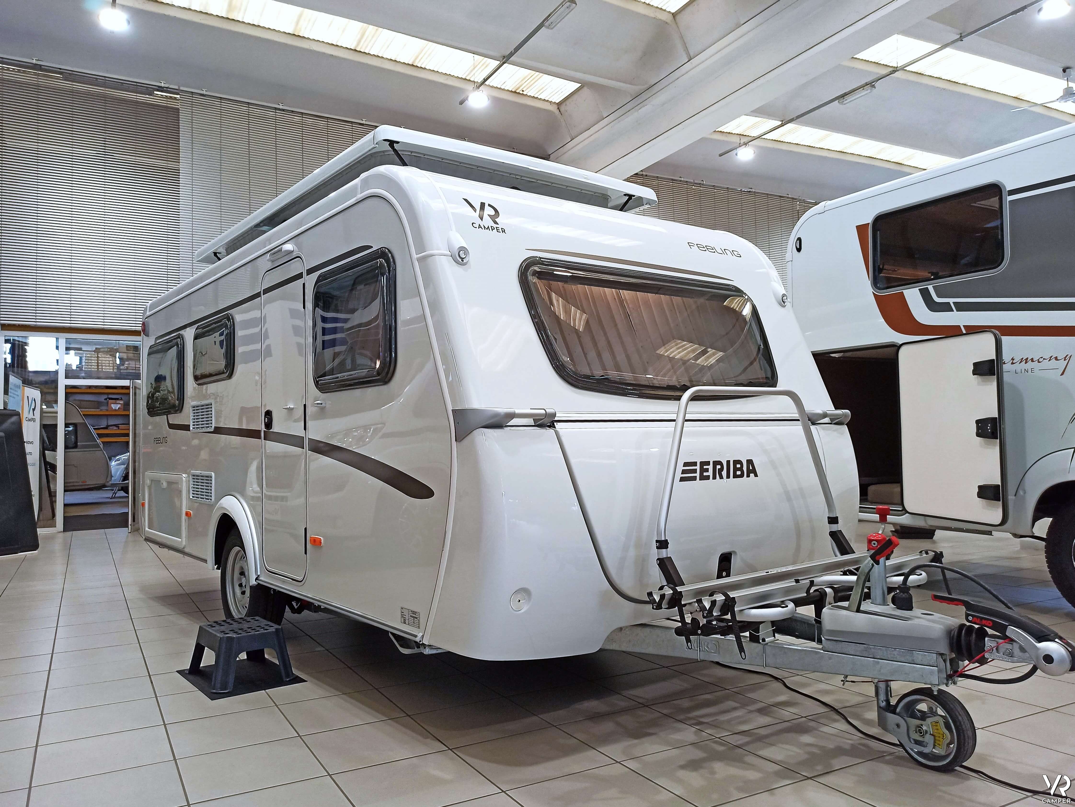 Eriba Feeling 425 - Caravan compatta 4 posti letto